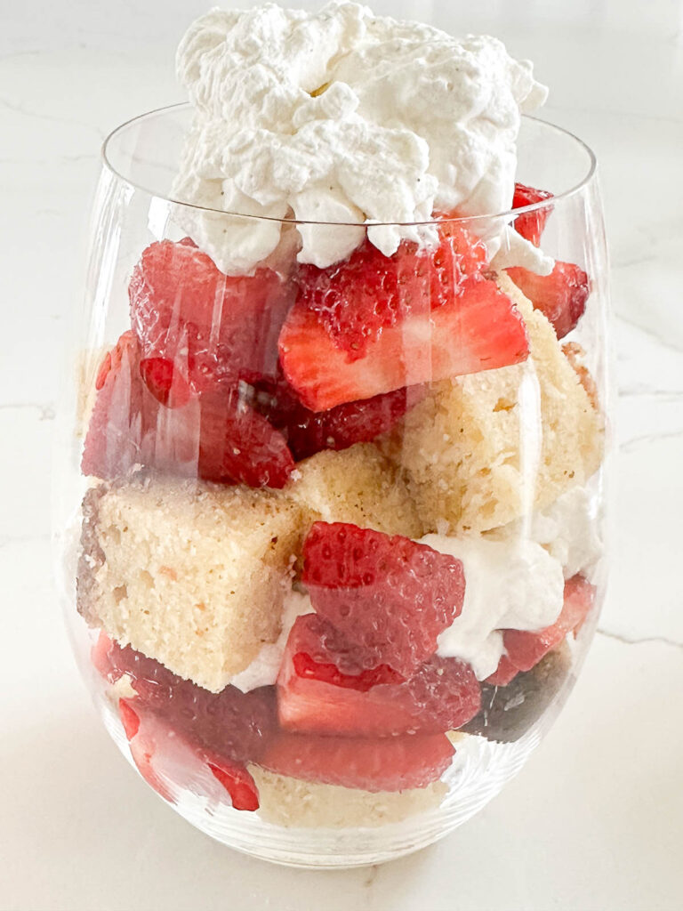 Easy Strawberry Shortcake Parfaits (With Pound Cake) - Simple And Fraiche